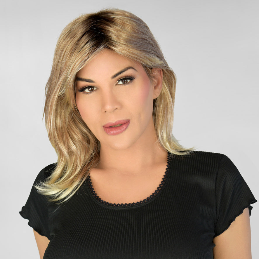 Wavy, Layered Wig for Trans Women – En Femme